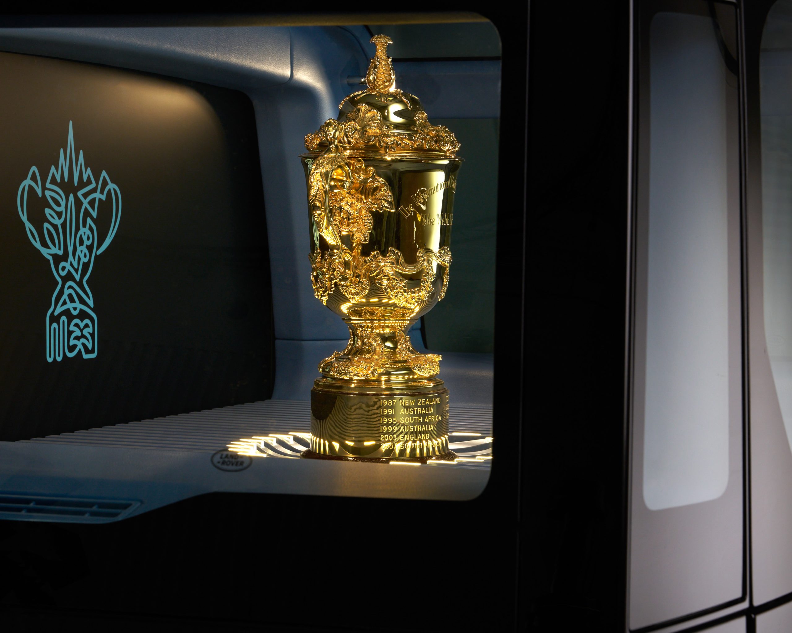 Land Rover reveals unique Defender 110 to showcase Rugby World Cup ...